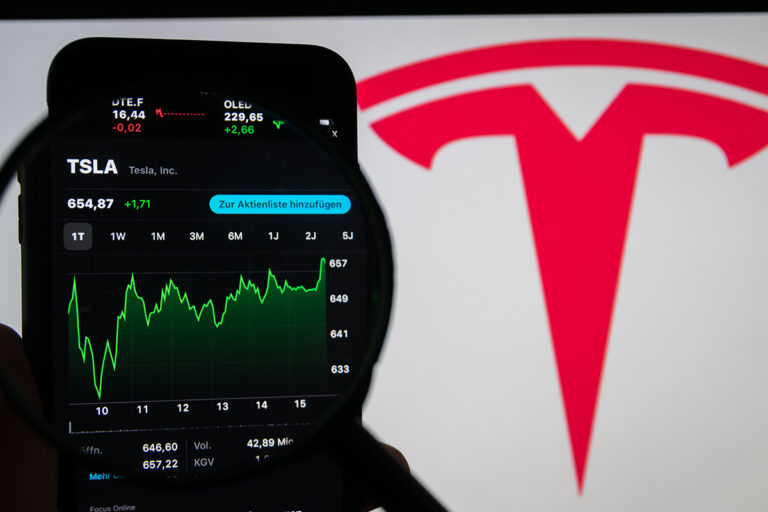 Tesla (TSLA) Stock Surges 19%: Trump Announces 90-Day Tariff Pause for ...