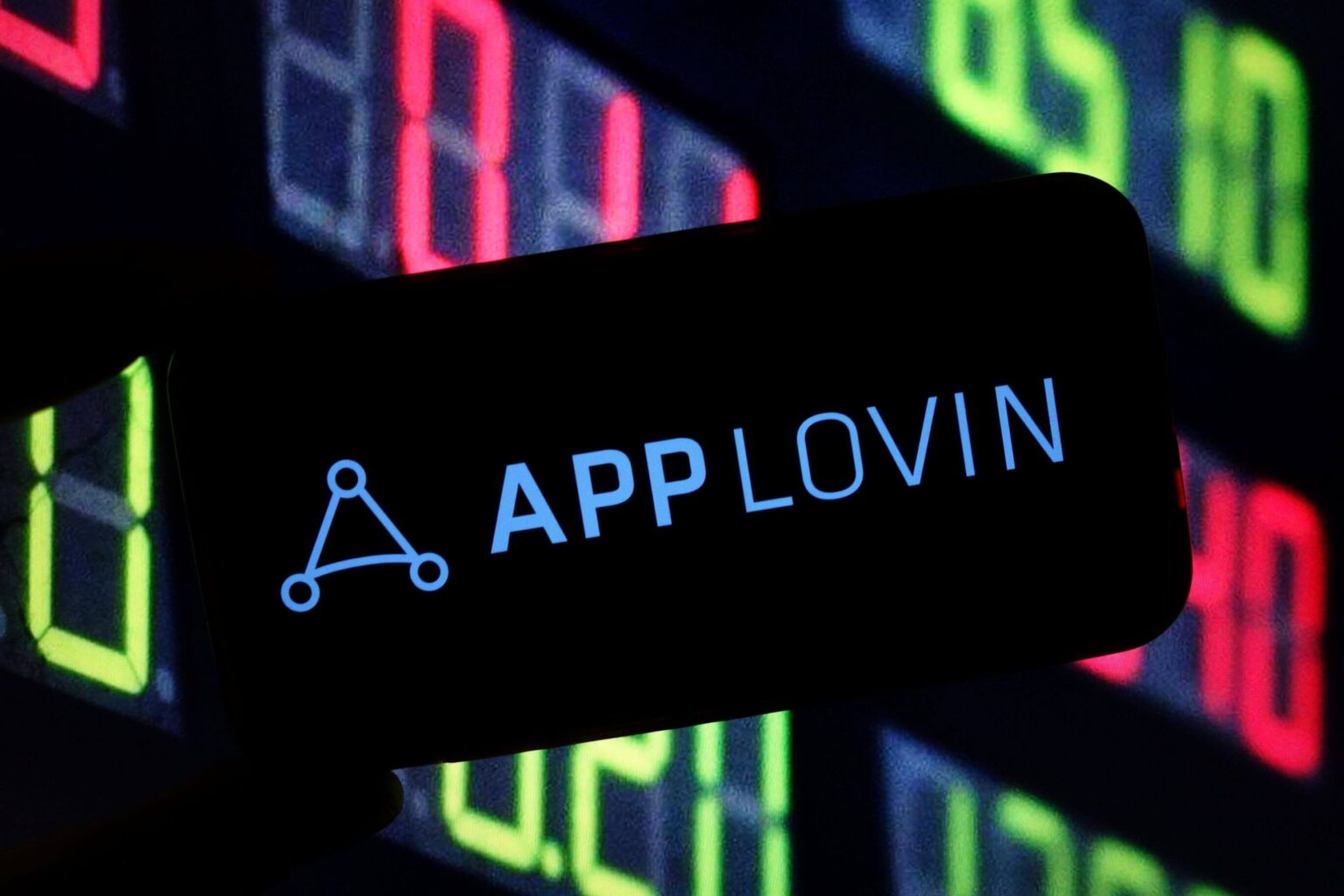 AppLovin (APP) Stock Falls Despite Beating Q4 Earnings Estimates ...