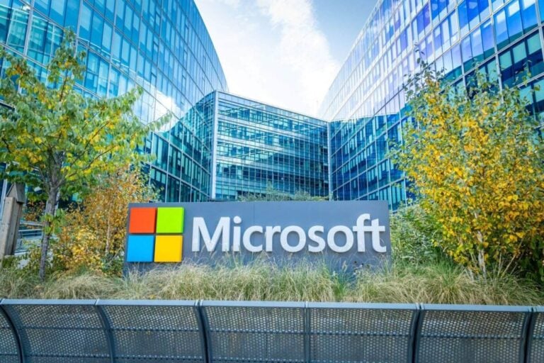 Microsoft Launches MAI-1 Preview Model to Rival OpenAI in AI Race ...