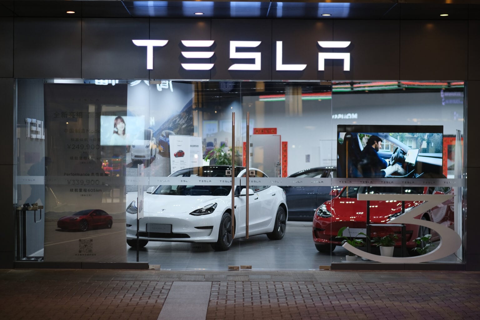 Tesla Inc. (TSLA) Stock: Gains as Musk’s $1 Trillion Pay Plan Sparks ...