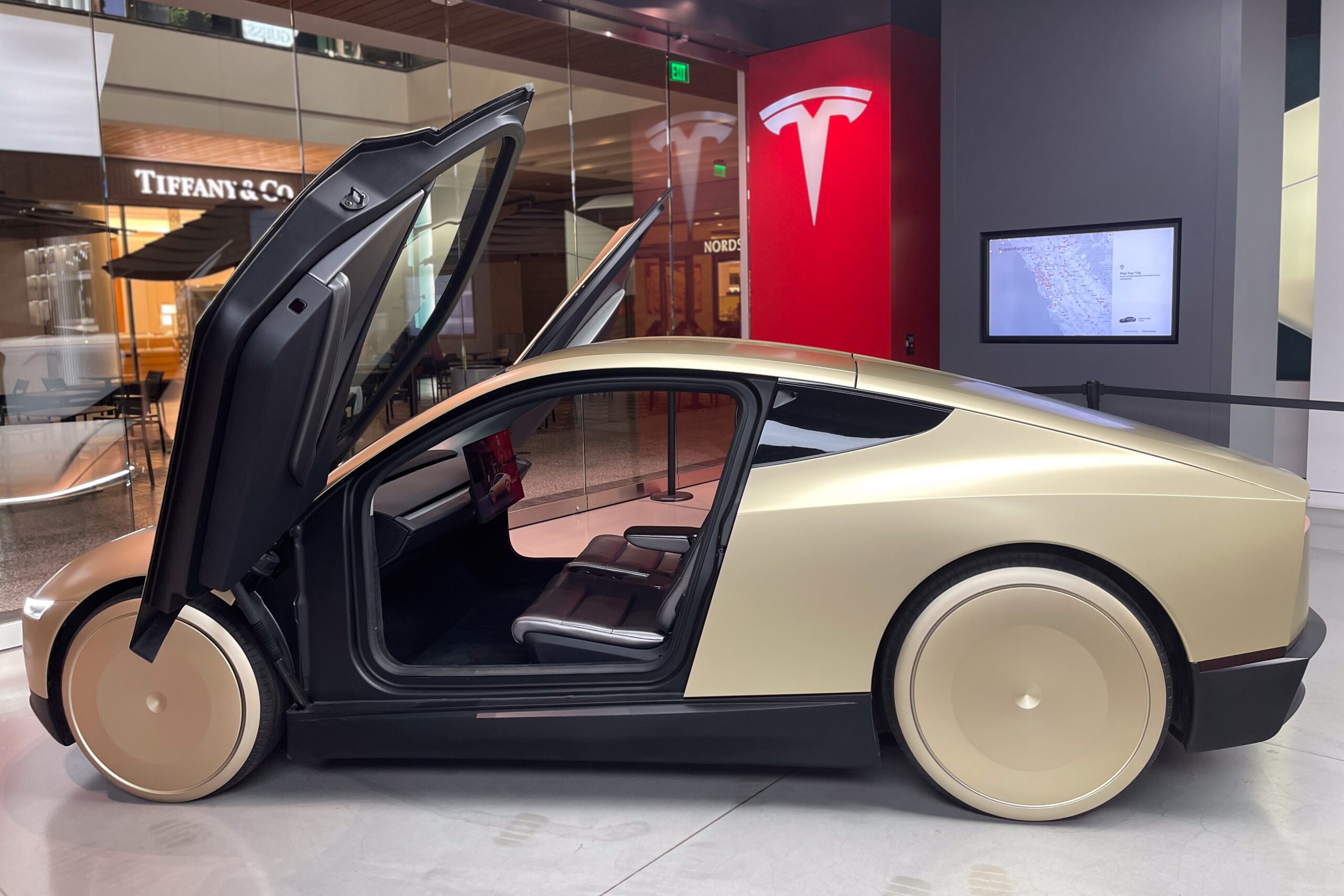 Tesla’s Robotaxi Plans in Austin Face Political Roadblock Over Safety ...