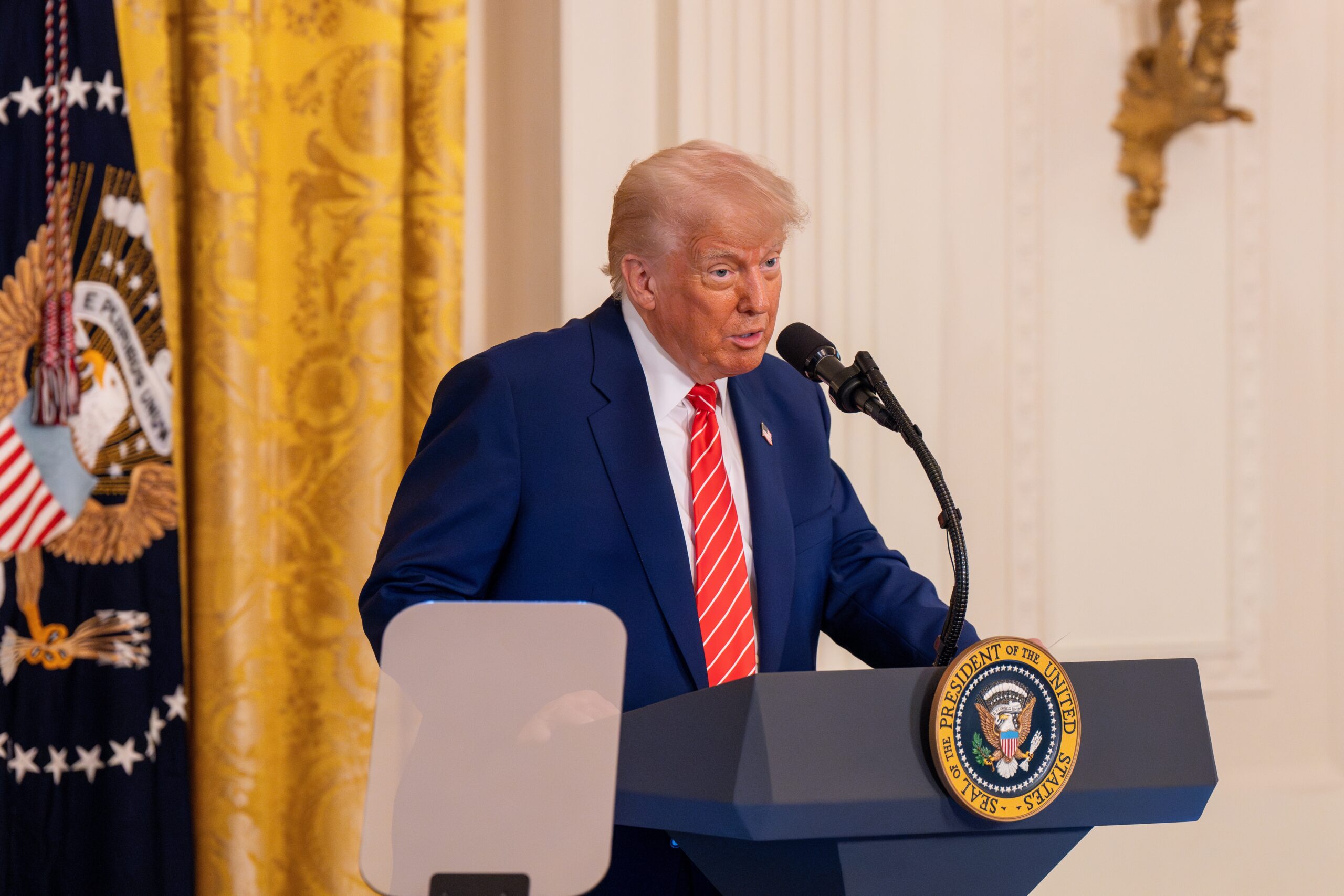Trump Attacks Banks Over Stalled Crypto Market Structure Bill - CoinCentral