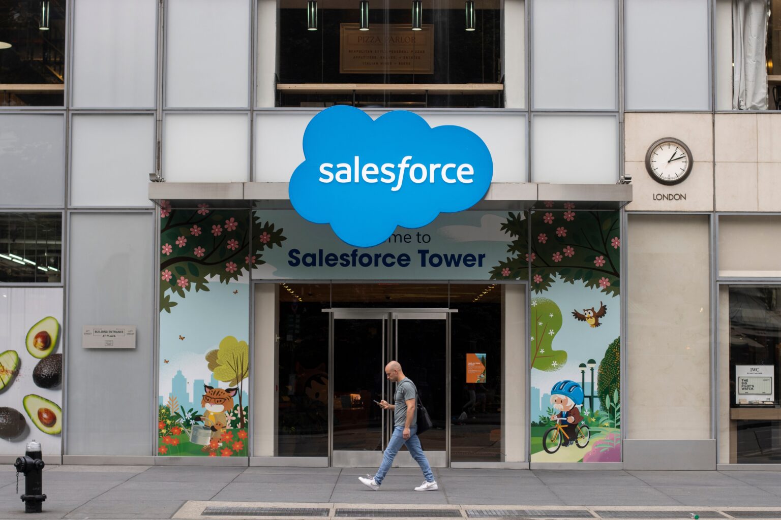 Salesforce Cuts 4,000 Jobs as AI Replaces Nearly Half of Support Staff ...