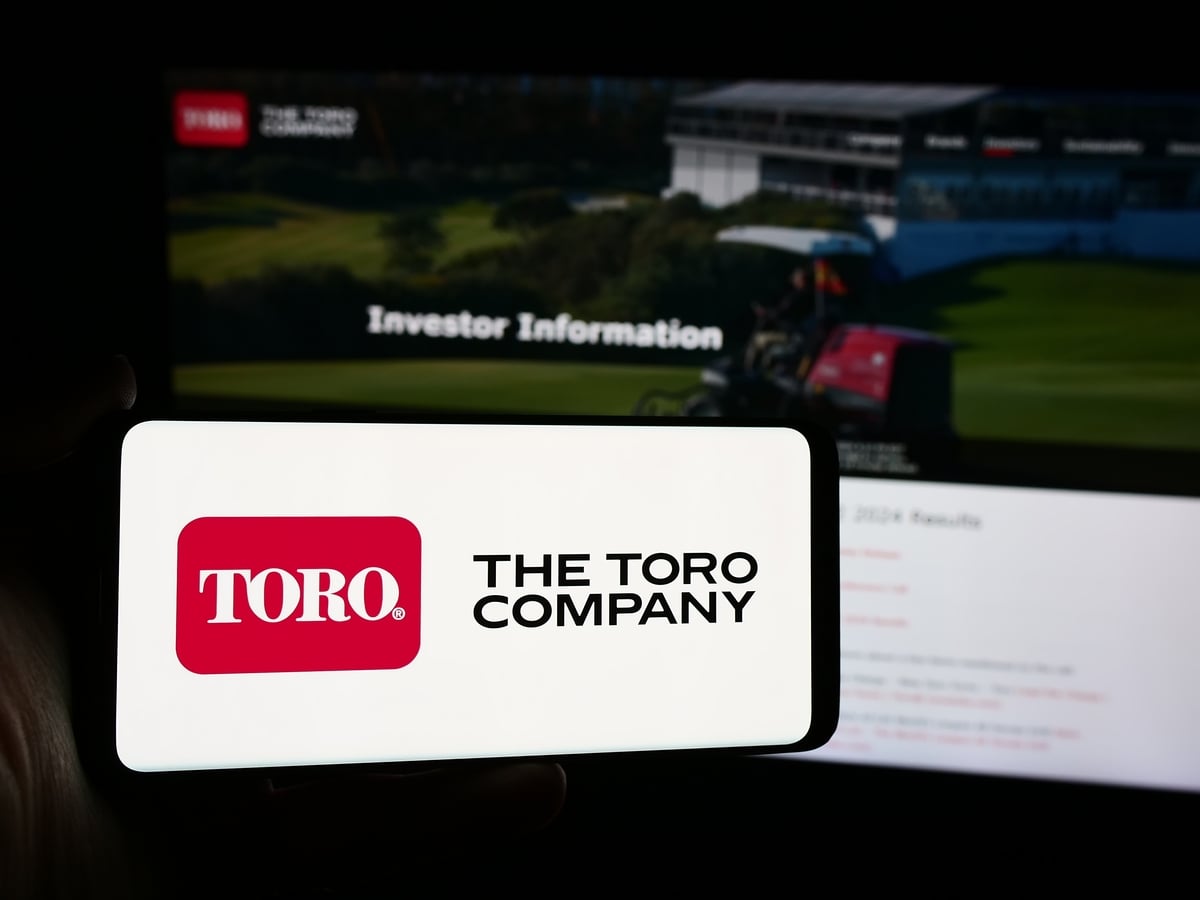 The Toro Company (TTC) Stock: Q3 Sales Slip 2% But Underground ...