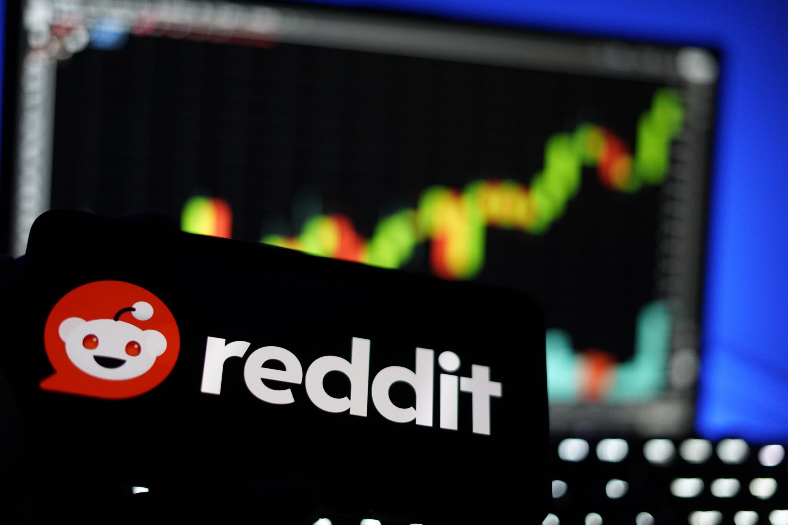 Reddit, Inc. (RDDT) Stock: Drops 4.23% Despite Google AI Content Deal ...