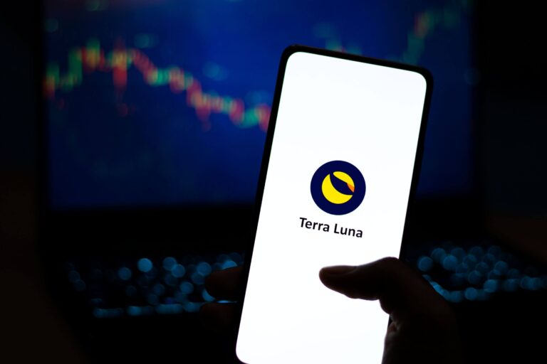 Terraform Labs Sues Jump Trading for $4 Billion Over TerraUSD Collapse ...