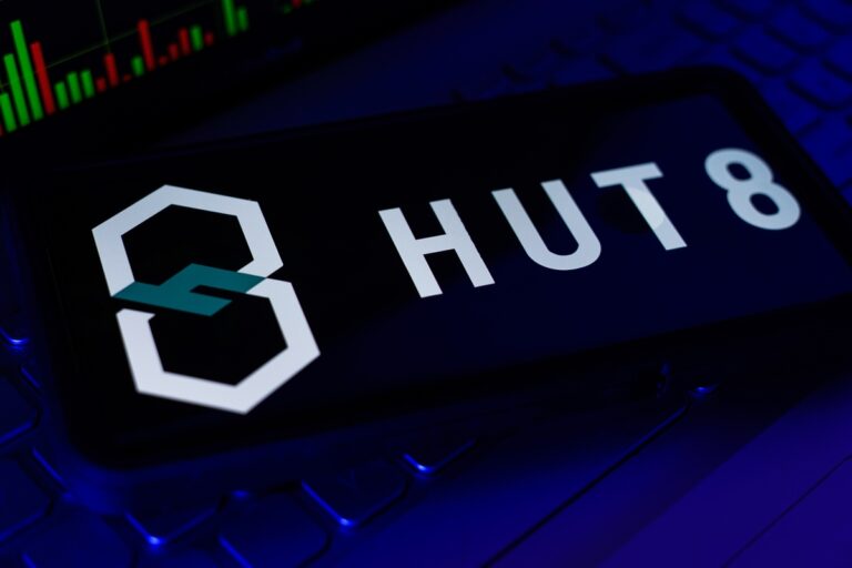 Hut 8 Ends 2025 Strong With AI energy Deal And $200M Credit Boost