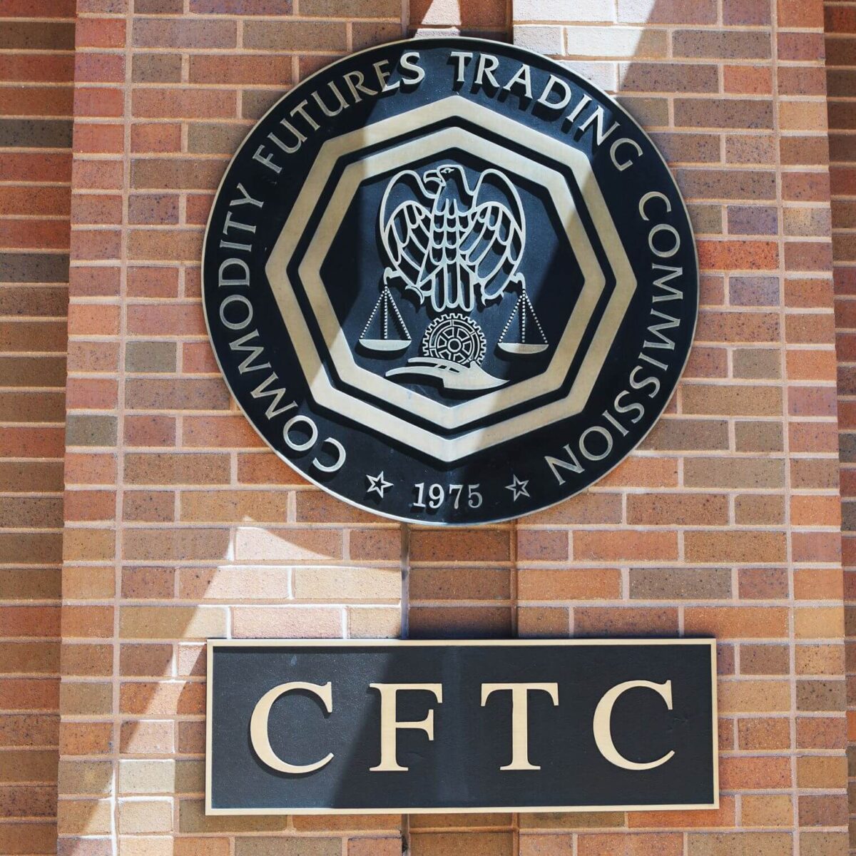 CFTC Forms 35 Member Innovation Committee Including Coinbase and Ripple ...