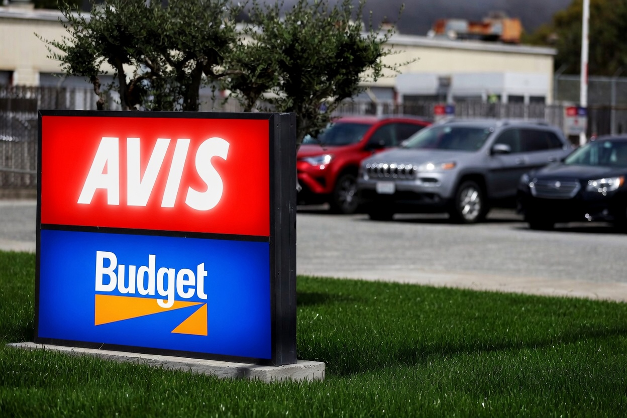 Avis Budget (CAR) Stock Crashes 40% as Short Squeeze Collapses ...