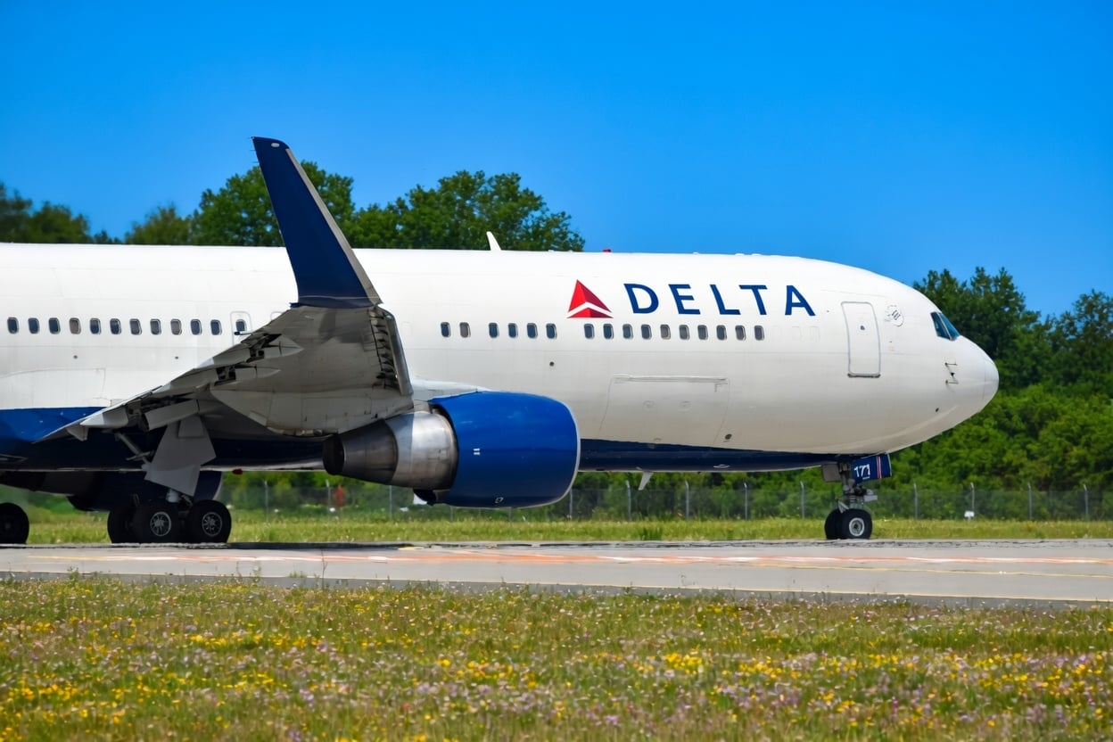 Delta (DAL) Stock Q1 Earnings: What Analysts Expect on Wednesday ...